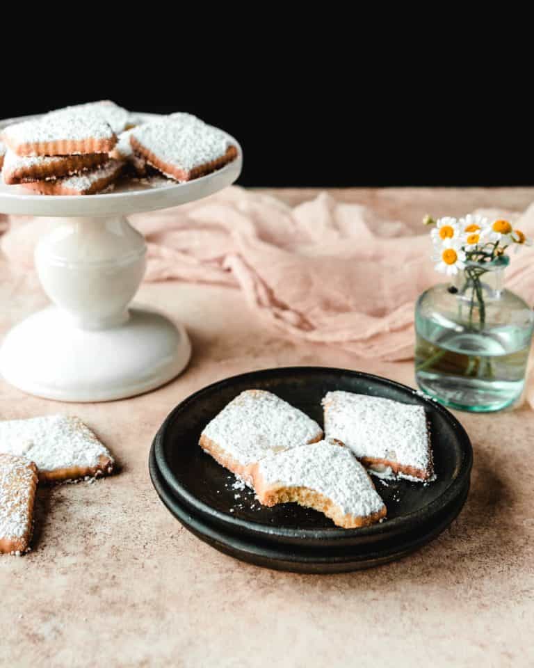 Kourabiedes - Greek Cookies - Kickass Baker