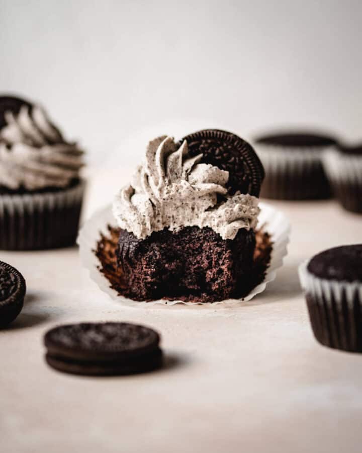 Oreo Frosting - Ready in 10 minutes! - Kickass Baker